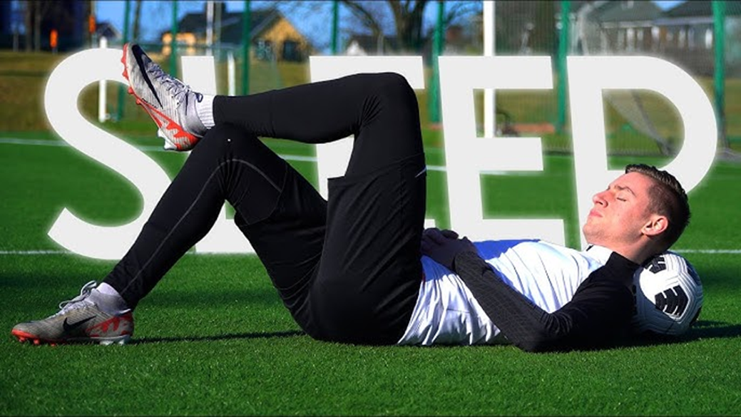 The role of sleep in achieving peak football performance - BetaGamers Blog